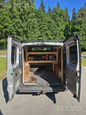 Grey Opel Vivaro 2006 in Aluksne, with an engine capacity of 1.90 L and mileage of 338 thousand km for 5500 €, photo 17 on AUTOMOTO.COM.LV