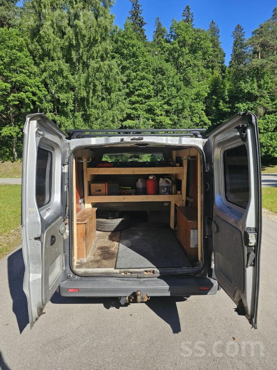 Grey Opel Vivaro 2006 in Aluksne, with an engine capacity of 1.90 L and mileage of 338 thousand km for 5500 €, photo 17 on AUTOMOTO.COM.LV