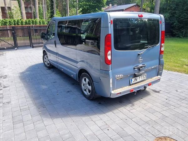 Grey Opel Vivaro 2006 in Riga, with an engine capacity of 2.50 L and mileage of 489 thousand km for 3850 €, photo 3 on AUTOMOTO.COM.LV