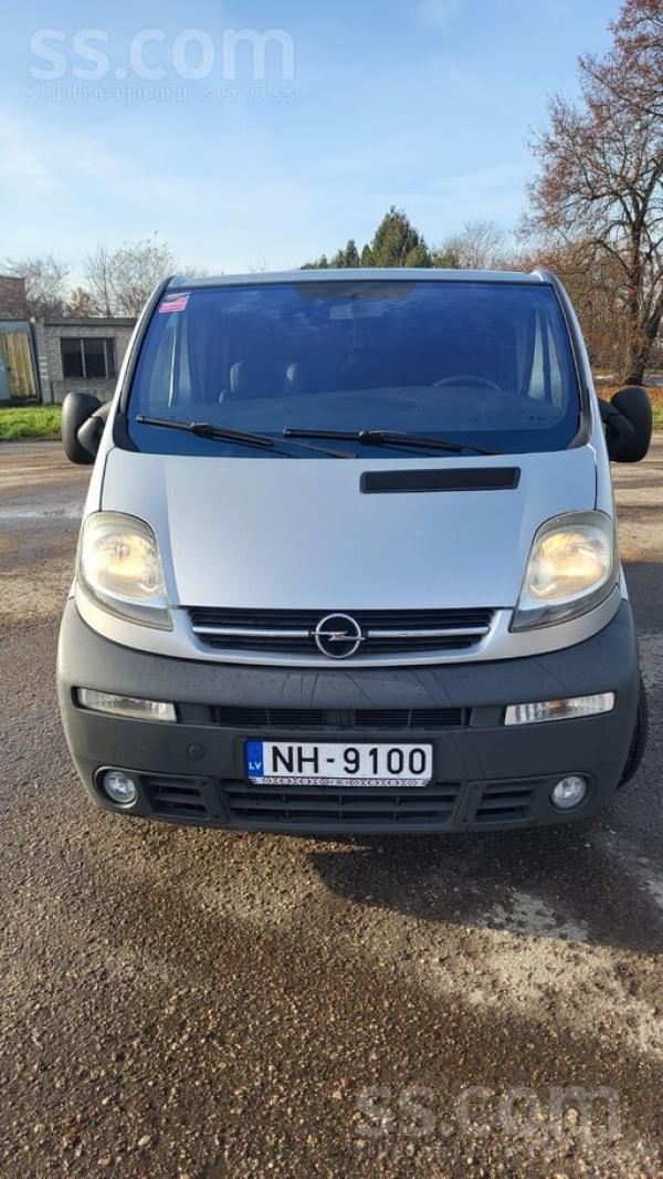 Pelēks Opel Vivaro 2006 Ogre, ar dzinēja tilpumu 2.50 L un nobraukumu 356 tūkst. km par 4700 €, foto 3 vietnē AUTOMOTO.COM.LV