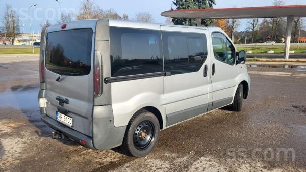 Pelēks Opel Vivaro 2006 Ogre, ar dzinēja tilpumu 2.50 L un nobraukumu 356 tūkst. km par 4700 €, foto 4 vietnē AUTOMOTO.COM.LV