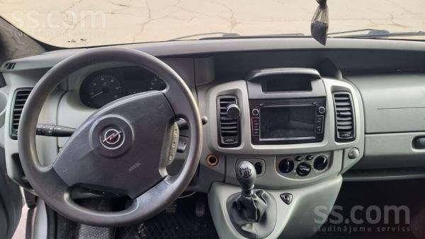 Pelēks Opel Vivaro 2006 Ogre, ar dzinēja tilpumu 2.50 L un nobraukumu 356 tūkst. km par 4700 €, foto 9 vietnē AUTOMOTO.COM.LV