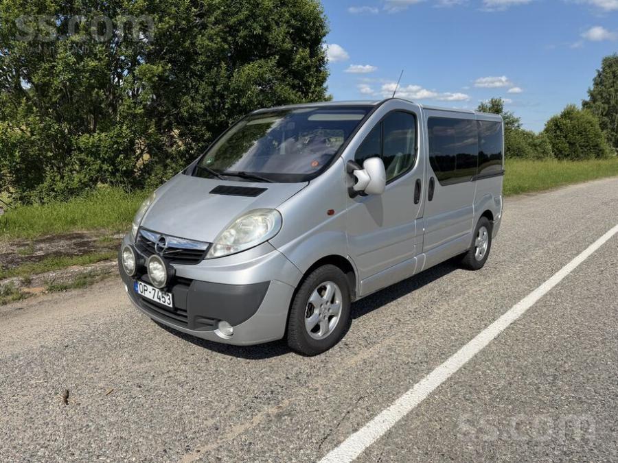 Grey Opel Vivaro 2006 in Valka, with an engine capacity of 2.50 L and mileage of 350 thousand km for 3200 €, photo 1 on AUTOMOTO.COM.LV