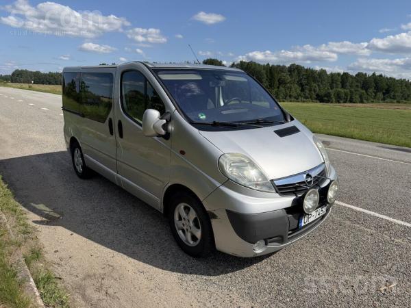 Grey Opel Vivaro 2006 in Valka, with an engine capacity of 2.50 L and mileage of 350 thousand km for 3200 €, photo 3 on AUTOMOTO.COM.LV