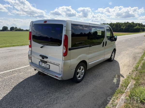 Grey Opel Vivaro 2006 in Valka, with an engine capacity of 2.50 L and mileage of 350 thousand km for 3200 €, photo 5 on AUTOMOTO.COM.LV