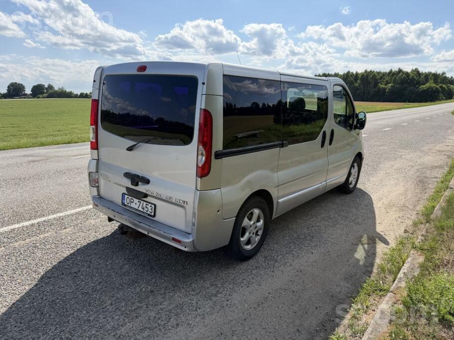 Grey Opel Vivaro 2006 in Valka, with an engine capacity of 2.50 L and mileage of 350 thousand km for 3200 €, photo 6 on AUTOMOTO.COM.LV