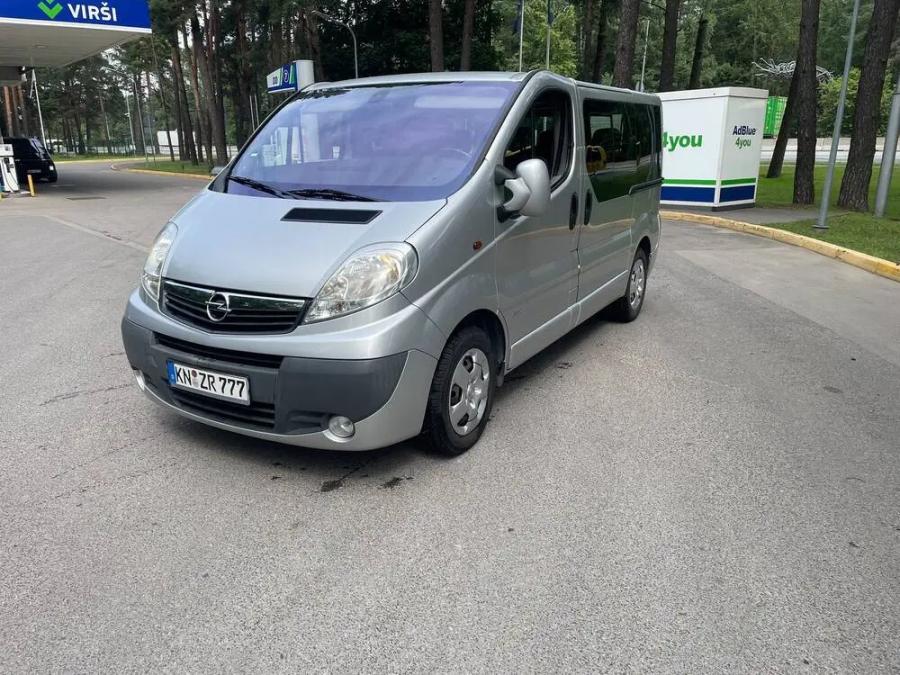 Pelēks Opel Vivaro 2006 Rīga, ar dzinēja tilpumu 2.00 L un nobraukumu 315 tūkst. km par 5700 €, foto 1 vietnē AUTOMOTO.COM.LV