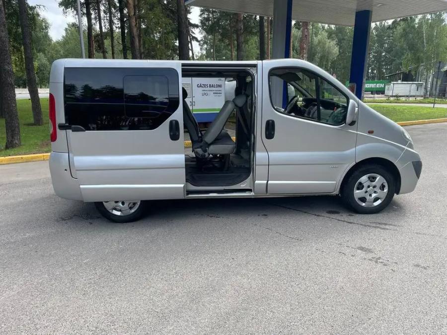 Pelēks Opel Vivaro 2006 Rīga, ar dzinēja tilpumu 2.00 L un nobraukumu 315 tūkst. km par 5700 €, foto 10 vietnē AUTOMOTO.COM.LV