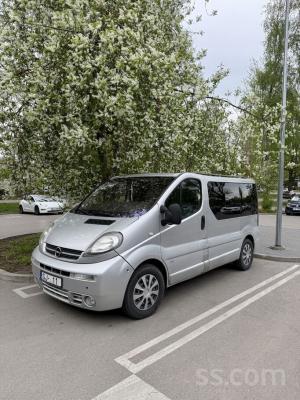 Pelēks Opel Vivaro 2006 Rīga, ar dzinēja tilpumu 2.50 L un nobraukumu 293 tūkst. km par 4500 €, foto  vietnē AUTOMOTO.COM.LV