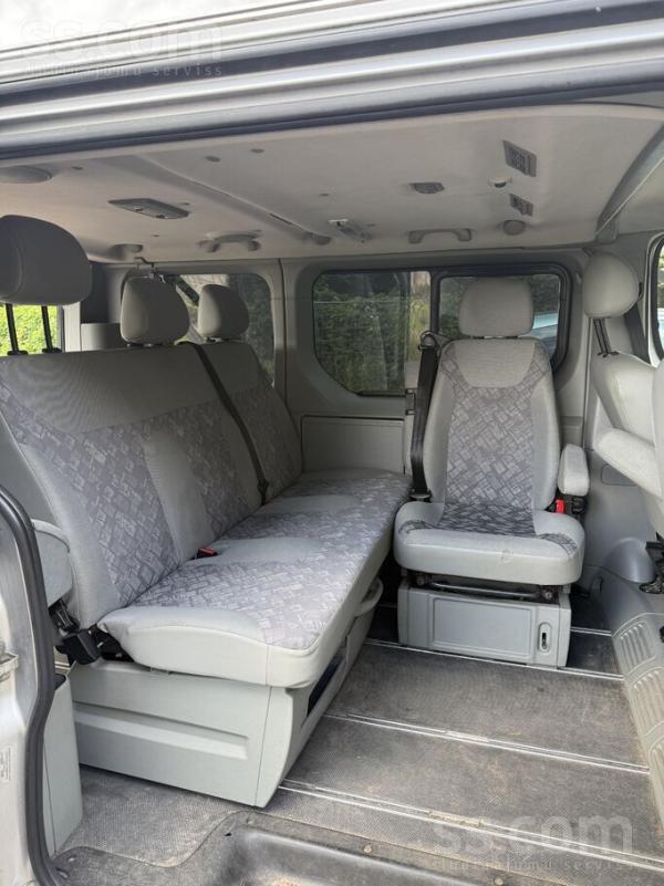 Pelēks Opel Vivaro 2006 Rīga, ar dzinēja tilpumu 2.50 L un nobraukumu 293 tūkst. km par 4500 €, foto 2 vietnē AUTOMOTO.COM.LV