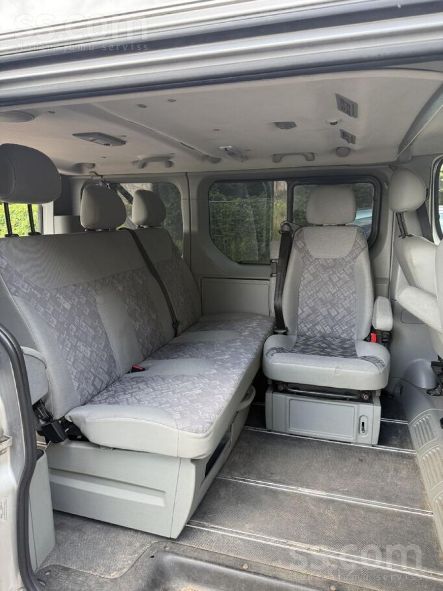 Pelēks Opel Vivaro 2006 Rīga, ar dzinēja tilpumu 2.50 L un nobraukumu 293 tūkst. km par 4500 €, foto 3 vietnē AUTOMOTO.COM.LV