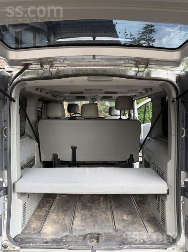 Pelēks Opel Vivaro 2006 Rīga, ar dzinēja tilpumu 2.50 L un nobraukumu 293 tūkst. km par 4500 €, foto 5 vietnē AUTOMOTO.COM.LV