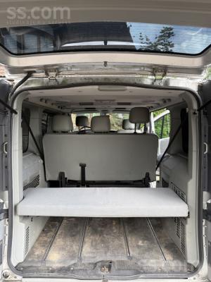 Pelēks Opel Vivaro 2006 Rīga, ar dzinēja tilpumu 2.50 L un nobraukumu 293 tūkst. km par 4500 €, foto 6 vietnē AUTOMOTO.COM.LV