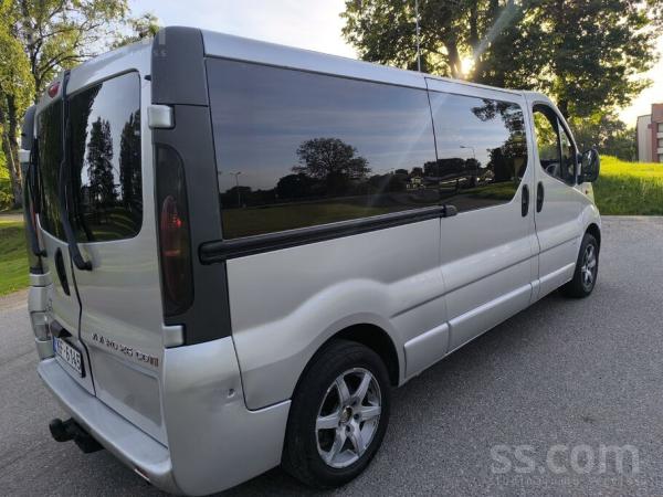 Pelēks Opel Vivaro 2006 Valmiera, ar dzinēja tilpumu 2.50 L un nobraukumu 316 tūkst. km par 4995 €, foto 3 vietnē AUTOMOTO.COM.LV
