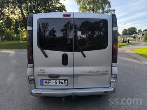 Grey Opel Vivaro 2006 in Valmiera, with an engine capacity of 2.50 L and mileage of 316 thousand km for 4995 €, photo 9 on AUTOMOTO.COM.LV