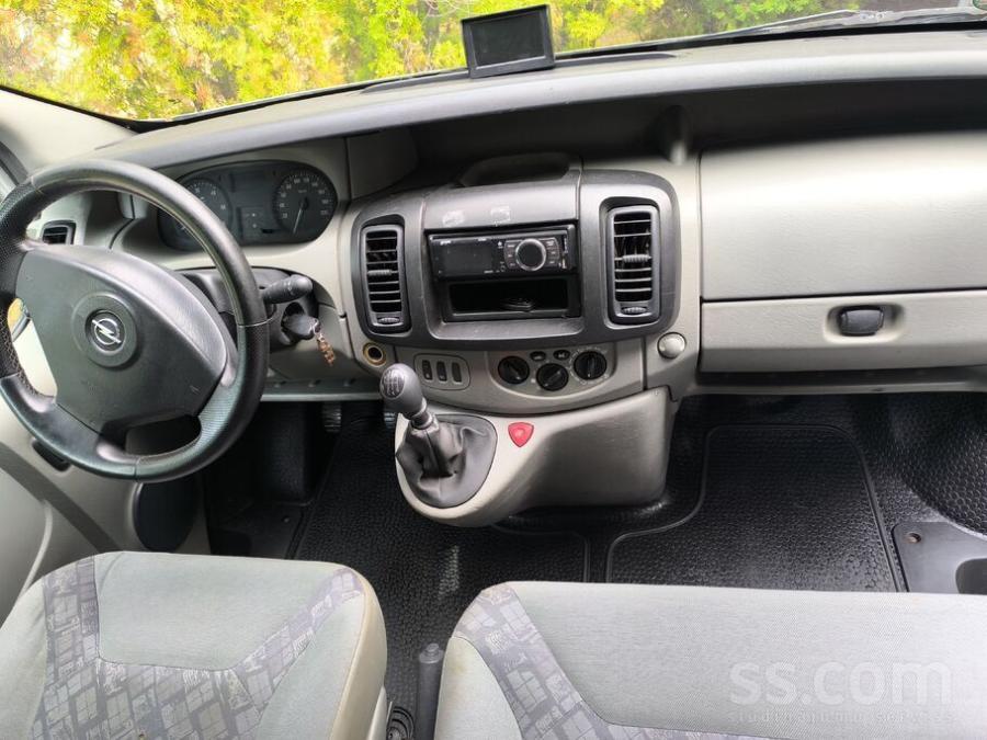 Grey Opel Vivaro 2006 in Valmiera, with an engine capacity of 2.50 L and mileage of 316 thousand km for 4995 €, photo 19 on AUTOMOTO.COM.LV