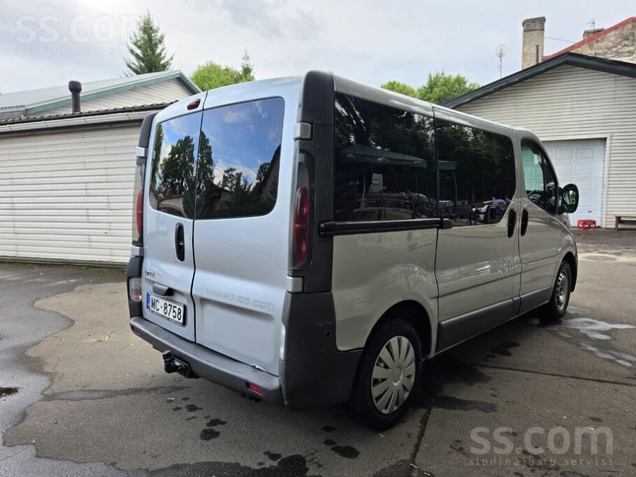 Grey Opel Vivaro 2006 in Riga, with an engine capacity of 2.50 L and mileage of 342 thousand km for 3200 €, photo 4 on AUTOMOTO.COM.LV