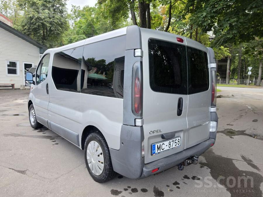 Grey Opel Vivaro 2006 in Riga, with an engine capacity of 2.50 L and mileage of 342 thousand km for 3200 €, photo 5 on AUTOMOTO.COM.LV