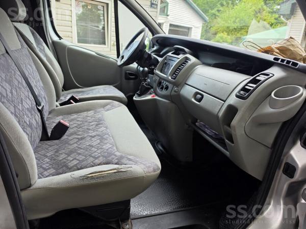 Grey Opel Vivaro 2006 in Riga, with an engine capacity of 2.50 L and mileage of 342 thousand km for 3200 €, photo 6 on AUTOMOTO.COM.LV