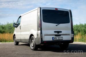 Grey Opel Vivaro 2006 in Jelgava, with an engine capacity of 2.50 L and mileage of 249 thousand km for 3600 €, photo 5 on AUTOMOTO.COM.LV