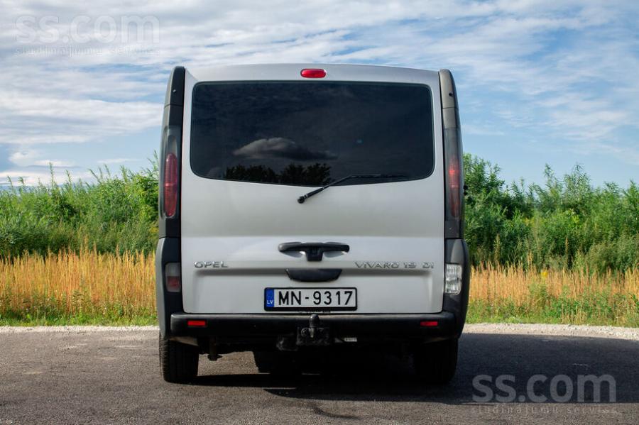 Grey Opel Vivaro 2006 in Jelgava, with an engine capacity of 2.50 L and mileage of 249 thousand km for 3600 €, photo 6 on AUTOMOTO.COM.LV