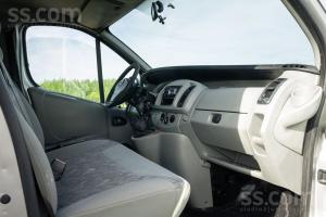Grey Opel Vivaro 2006 in Jelgava, with an engine capacity of 2.50 L and mileage of 249 thousand km for 3600 €, photo 8 on AUTOMOTO.COM.LV