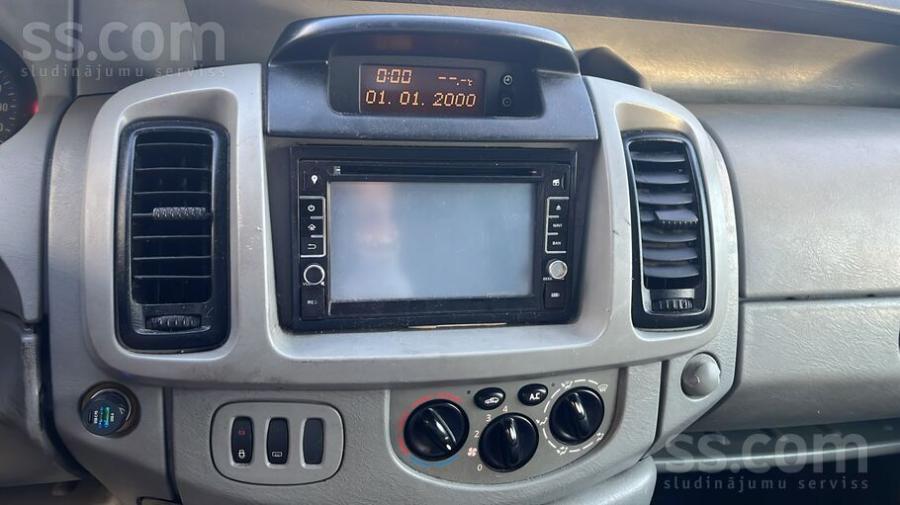 Pelēks Opel Vivaro 2006 Madona, ar dzinēja tilpumu 2.50 L un nobraukumu 427 tūkst. km par 3500 €, foto 3 vietnē AUTOMOTO.COM.LV