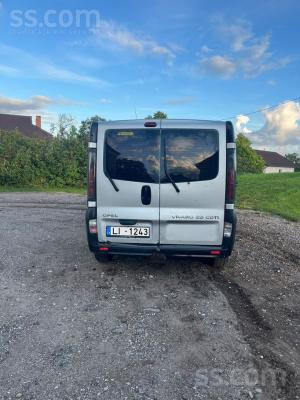 Pelēks Opel Vivaro 2006 Madona, ar dzinēja tilpumu 2.50 L un nobraukumu 427 tūkst. km par 3500 €, foto 5 vietnē AUTOMOTO.COM.LV