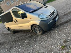 Pelēks Opel Vivaro 2006 Madona, ar dzinēja tilpumu 2.50 L un nobraukumu 427 tūkst. km par 3500 €, foto 6 vietnē AUTOMOTO.COM.LV