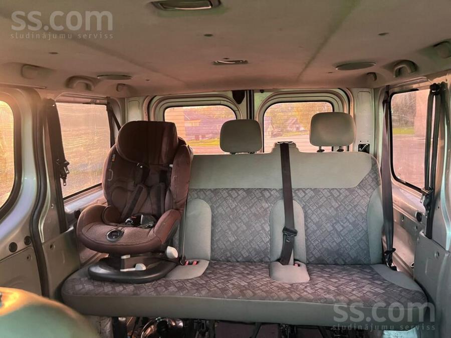 Pelēks Opel Vivaro 2006 Madona, ar dzinēja tilpumu 2.50 L un nobraukumu 427 tūkst. km par 3500 €, foto 7 vietnē AUTOMOTO.COM.LV