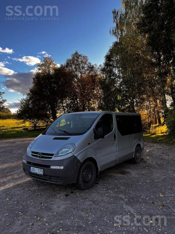 Pelēks Opel Vivaro 2006 Kuldīga, ar dzinēja tilpumu 1.90 L un nobraukumu 440 tūkst. km par 4200 €, foto 1 vietnē AUTOMOTO.COM.LV