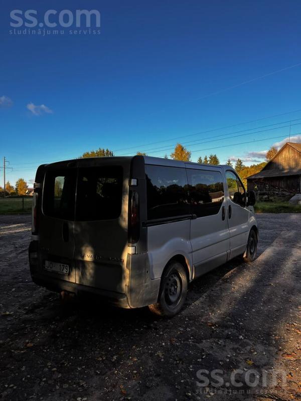 Pelēks Opel Vivaro 2006 Kuldīga, ar dzinēja tilpumu 1.90 L un nobraukumu 440 tūkst. km par 4200 €, foto 4 vietnē AUTOMOTO.COM.LV