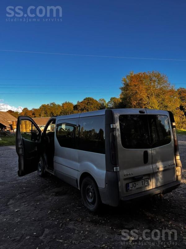 Pelēks Opel Vivaro 2006 Kuldīga, ar dzinēja tilpumu 1.90 L un nobraukumu 440 tūkst. km par 4200 €, foto 5 vietnē AUTOMOTO.COM.LV