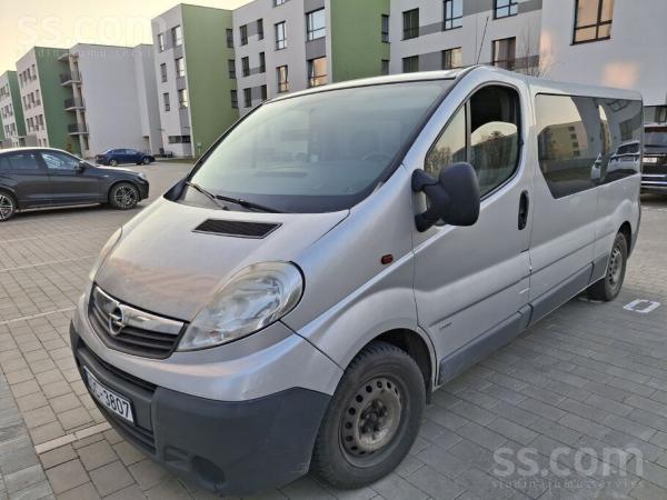 Grey Opel Vivaro 2007 in Riga, with an engine capacity of 2.50 L and mileage of 311 thousand km for 4790 €, photo 2 on AUTOMOTO.COM.LV
