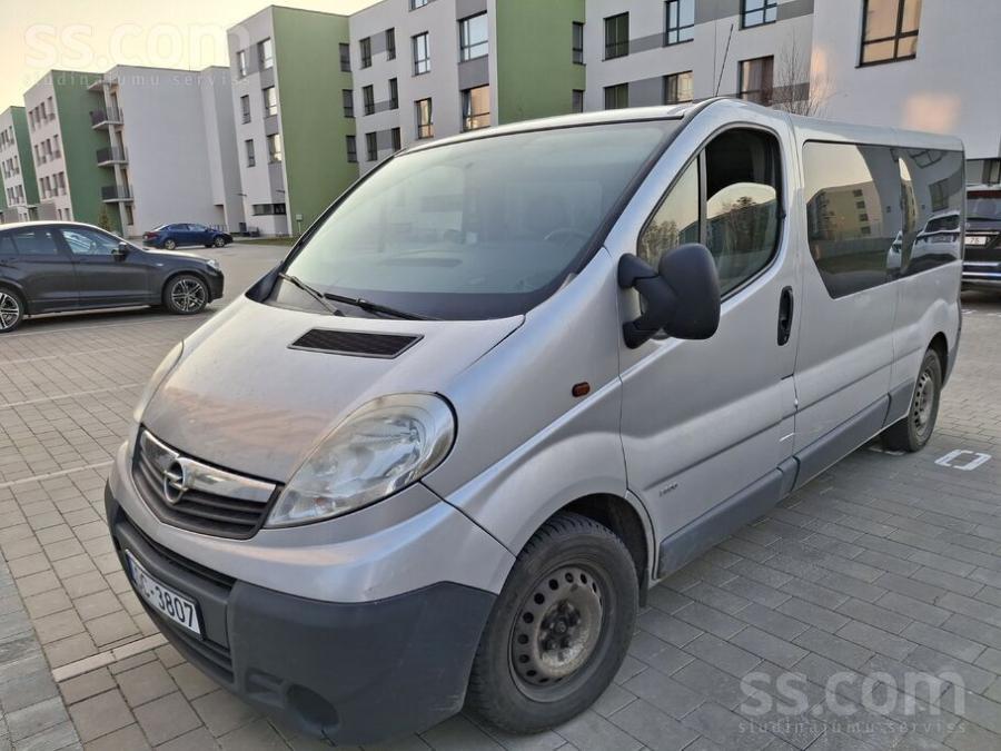 Grey Opel Vivaro 2007 in Riga, with an engine capacity of 2.50 L and mileage of 311 thousand km for 3500 €, photo 2 on AUTOMOTO.COM.LV