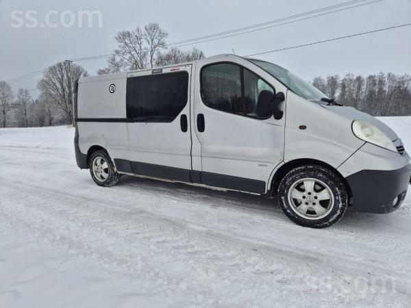 Grey Opel Vivaro 2007 in Riga, with an engine capacity of 2.00 L and mileage of 381 thousand km for 2500 €, photo 1 on AUTOMOTO.COM.LV
