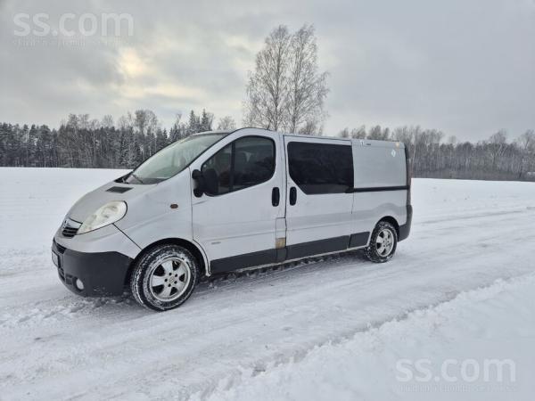 Grey Opel Vivaro 2007 in Riga, with an engine capacity of 2.00 L and mileage of 381 thousand km for 2500 €, photo 2 on AUTOMOTO.COM.LV