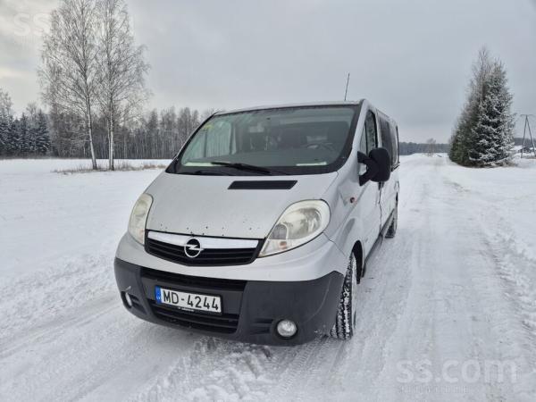 Grey Opel Vivaro 2007 in Riga, with an engine capacity of 2.00 L and mileage of 381 thousand km for 2500 €, photo 3 on AUTOMOTO.COM.LV