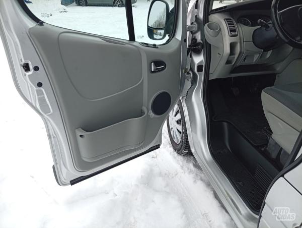 Pelēks Opel Vivaro 2007 Viļņa, ar dzinēja tilpumu 2.00 L un nobraukumu 289 tūkst. km par 5999 €, foto 5 vietnē AUTOMOTO.COM.LV