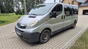 Pelēks Opel Vivaro 2007 Madona, ar dzinēja tilpumu 2.50 L un nobraukumu 350 tūkst. km par 4100 €, foto  vietnē AUTOMOTO.COM.LV