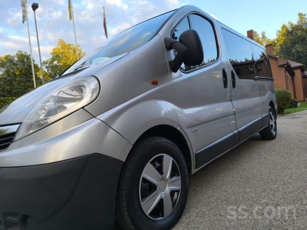 Pelēks Opel Vivaro 2007 Valmiera, ar dzinēja tilpumu 2.50 L un nobraukumu 350 tūkst. km par 6550 €, foto 1 vietnē AUTOMOTO.COM.LV