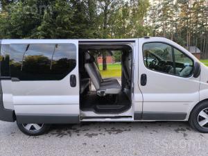 Pelēks Opel Vivaro 2007 Valmiera, ar dzinēja tilpumu 2.50 L un nobraukumu 350 tūkst. km par 6550 €, foto 3 vietnē AUTOMOTO.COM.LV
