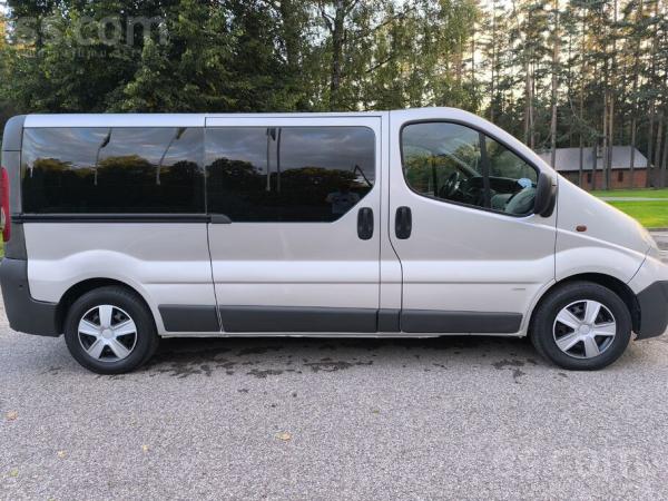 Pelēks Opel Vivaro 2007 Valmiera, ar dzinēja tilpumu 2.50 L un nobraukumu 350 tūkst. km par 6550 €, foto 8 vietnē AUTOMOTO.COM.LV