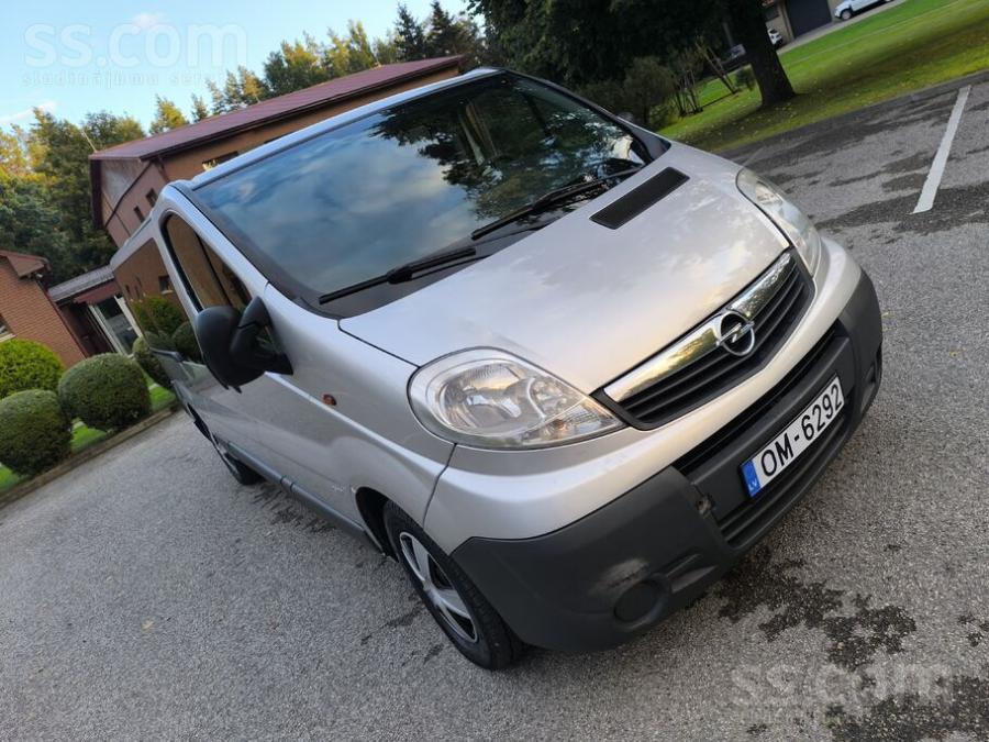 Pelēks Opel Vivaro 2007 Valmiera, ar dzinēja tilpumu 2.50 L un nobraukumu 350 tūkst. km par 6550 €, foto 12 vietnē AUTOMOTO.COM.LV