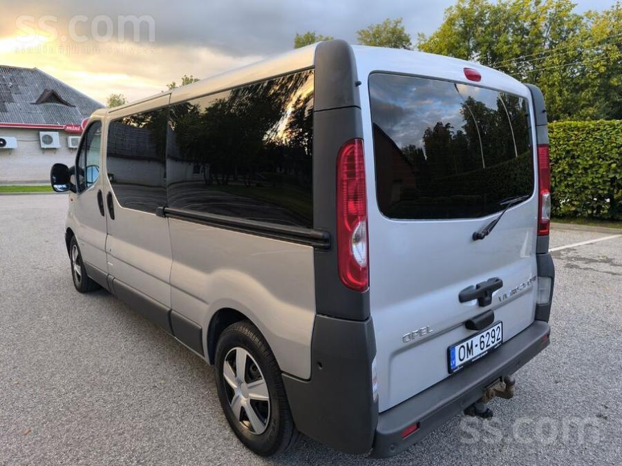Grey Opel Vivaro 2007 in Valmiera, with an engine capacity of 2.50 L and mileage of 350 thousand km for 6550 €, photo 16 on AUTOMOTO.COM.LV