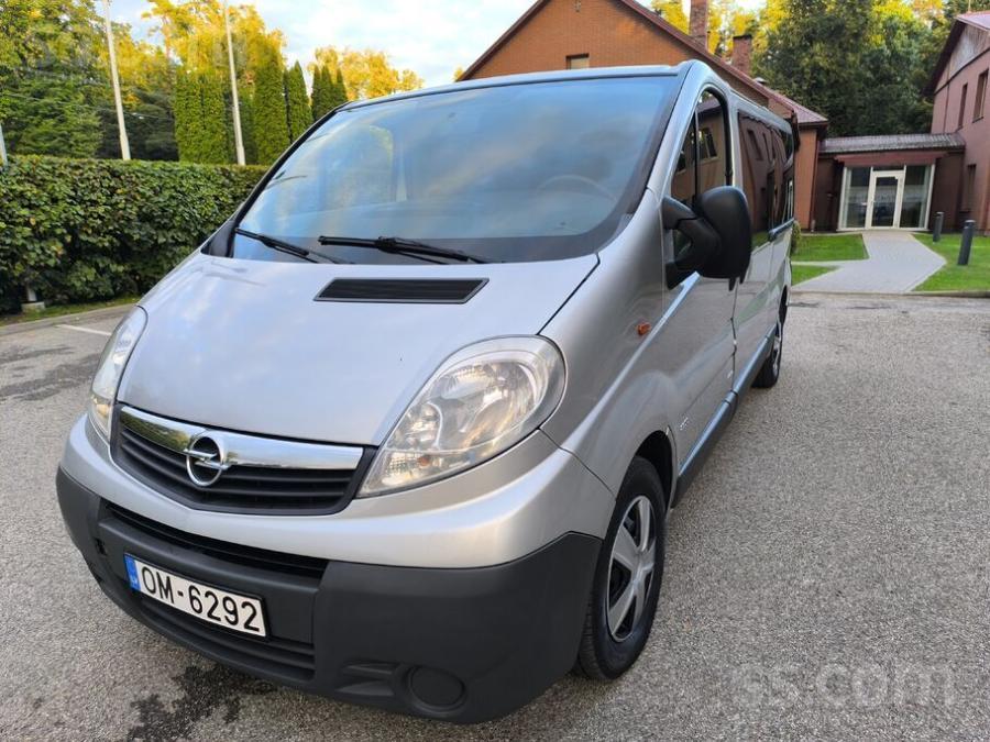 Grey Opel Vivaro 2007 in Valmiera, with an engine capacity of 2.50 L and mileage of 350 thousand km for 6550 €, photo 17 on AUTOMOTO.COM.LV