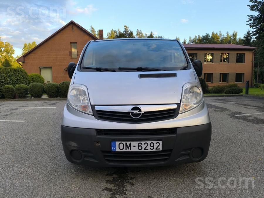 Grey Opel Vivaro 2007 in Valmiera, with an engine capacity of 2.50 L and mileage of 350 thousand km for 6550 €, photo 18 on AUTOMOTO.COM.LV