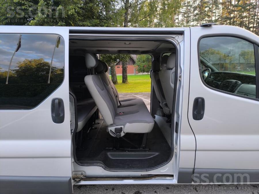 Grey Opel Vivaro 2007 in Valmiera, with an engine capacity of 2.50 L and mileage of 350 thousand km for 6550 €, photo 22 on AUTOMOTO.COM.LV