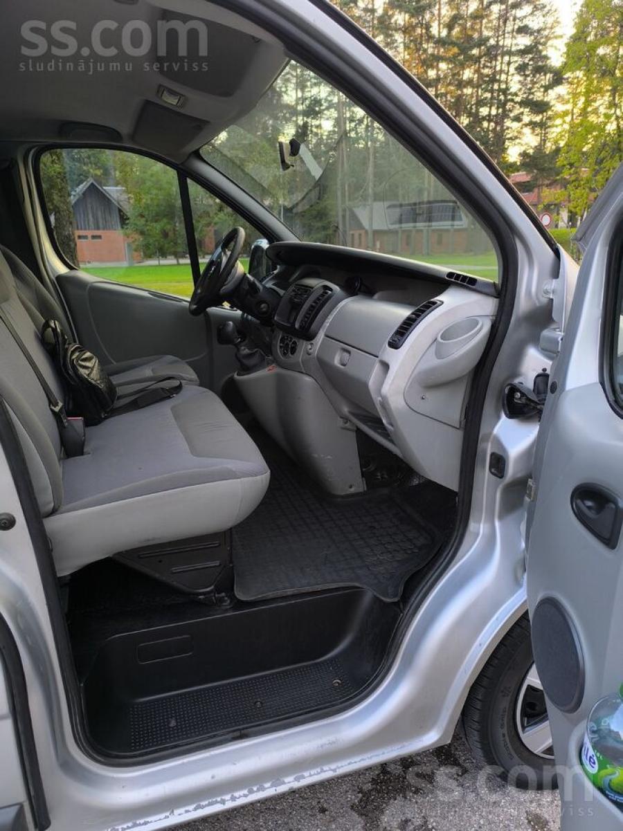 Grey Opel Vivaro 2007 in Valmiera, with an engine capacity of 2.50 L and mileage of 350 thousand km for 6550 €, photo 27 on AUTOMOTO.COM.LV