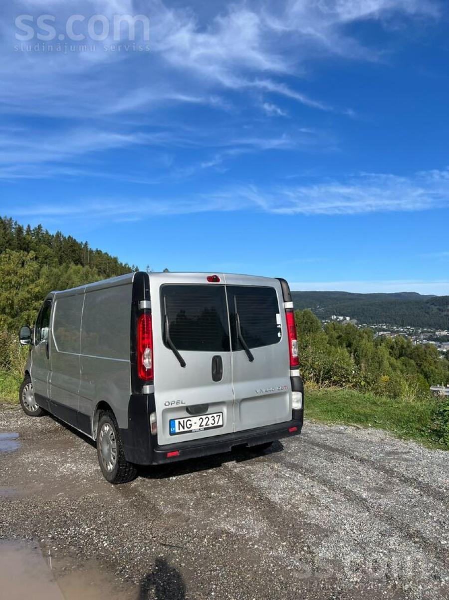 Grey Opel Vivaro 2007 in Riga, with an engine capacity of 2.00 L and mileage of 348 thousand km for 3500 €, photo 4 on AUTOMOTO.COM.LV
